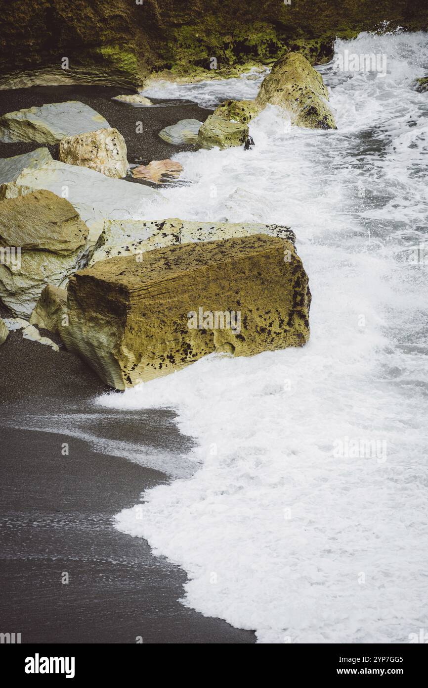 Strong sea waves hitting rocky hi-res stock photography and images - Alamy