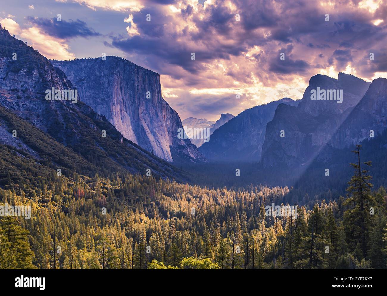 World famous rock climbing wall of El Capitan, Yosemite national park ...