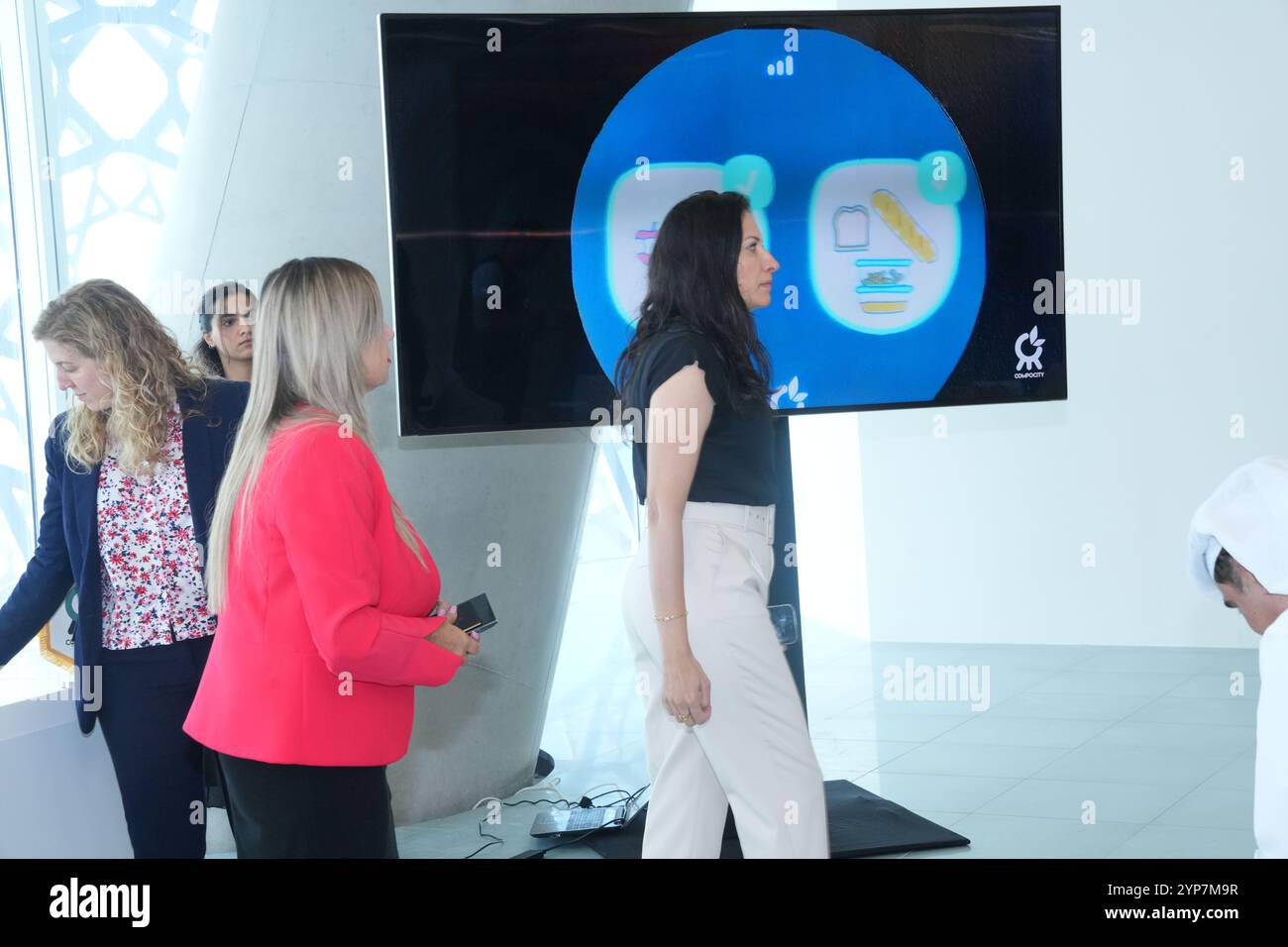 Groundbreaking solution hi-res stock photography and images - Alamy