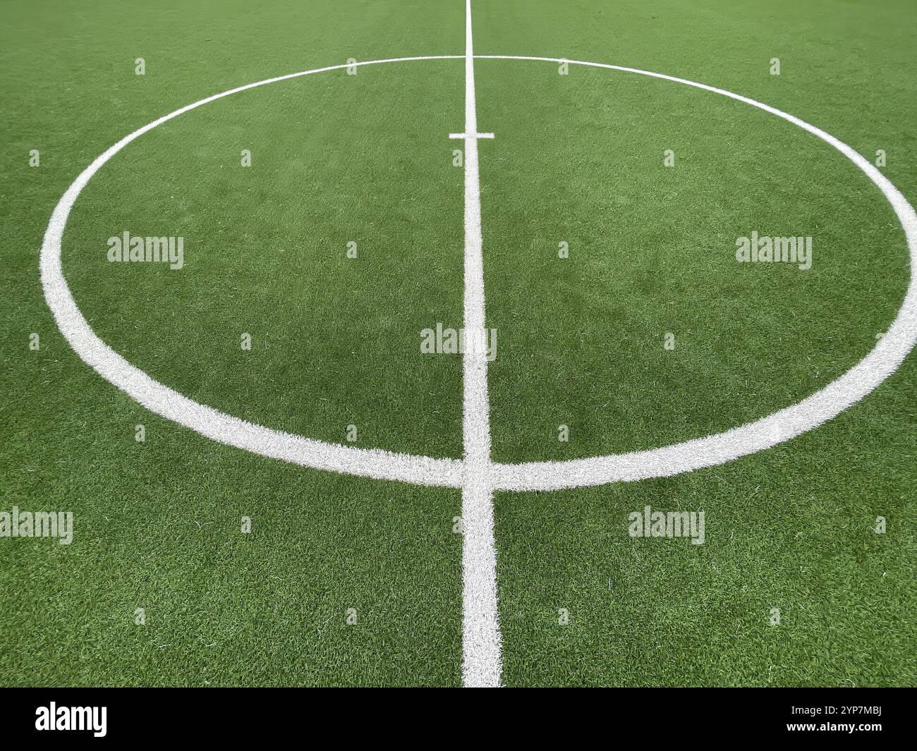 Kick off circle hi-res stock photography and images - Alamy