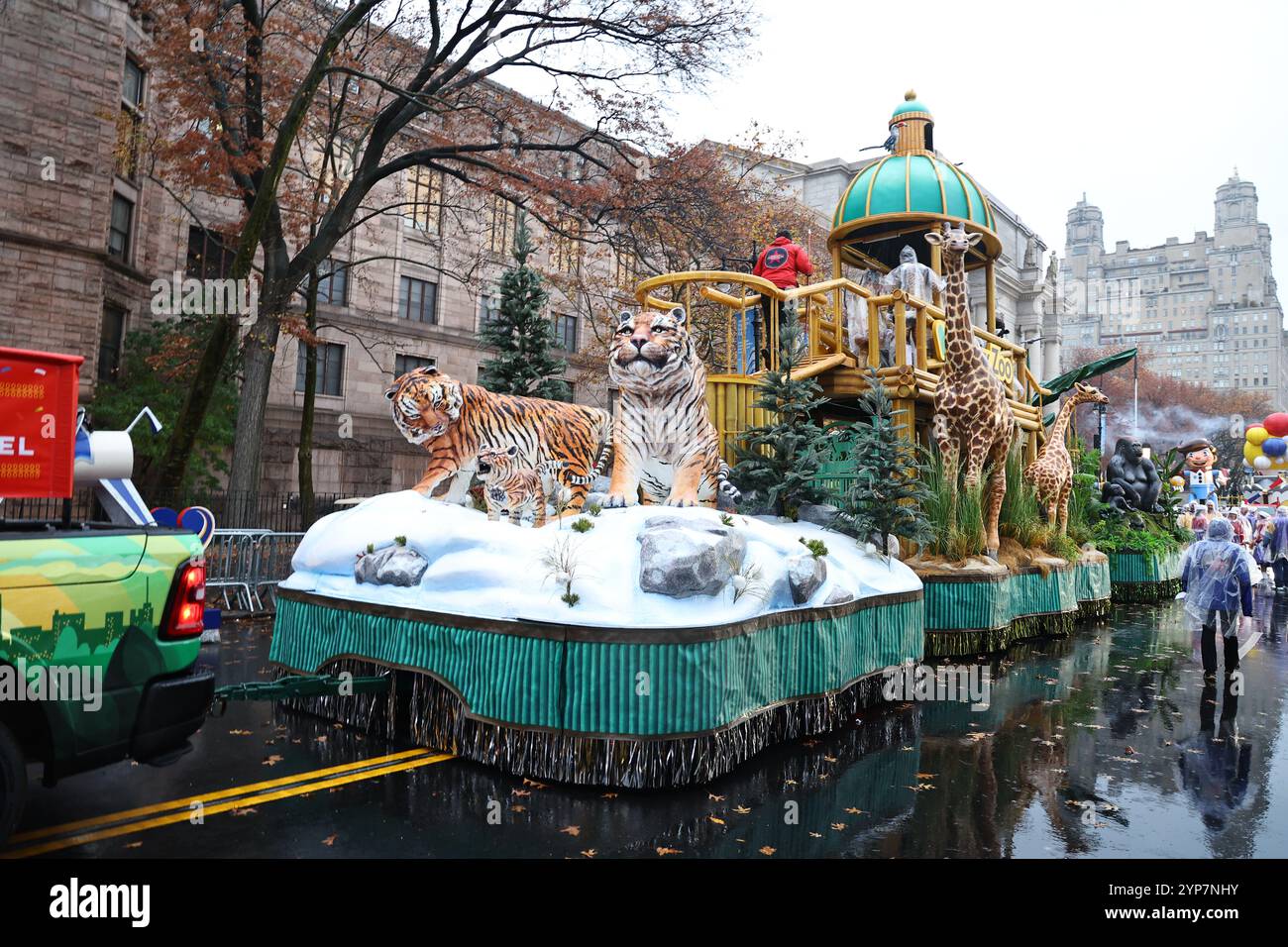 The Bronx Zoo’s Wondrous World of Wildlife goes on safari down the ...