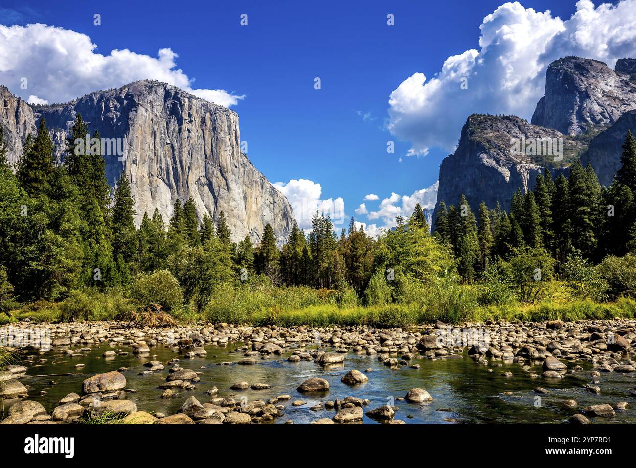 Yosemite rock walls hi-res stock photography and images - Alamy