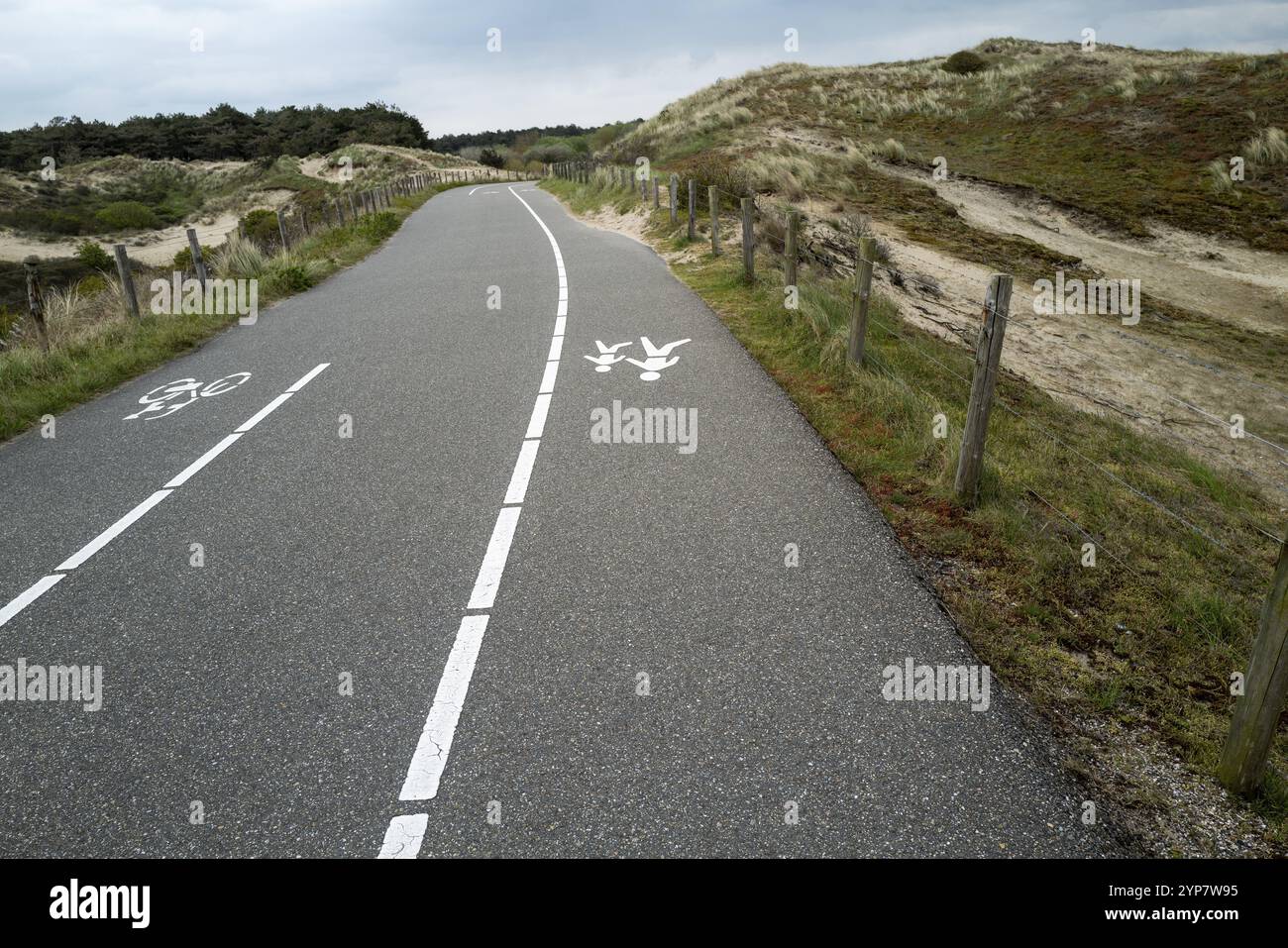 Cycle path scenic road hi-res stock photography and images - Alamy