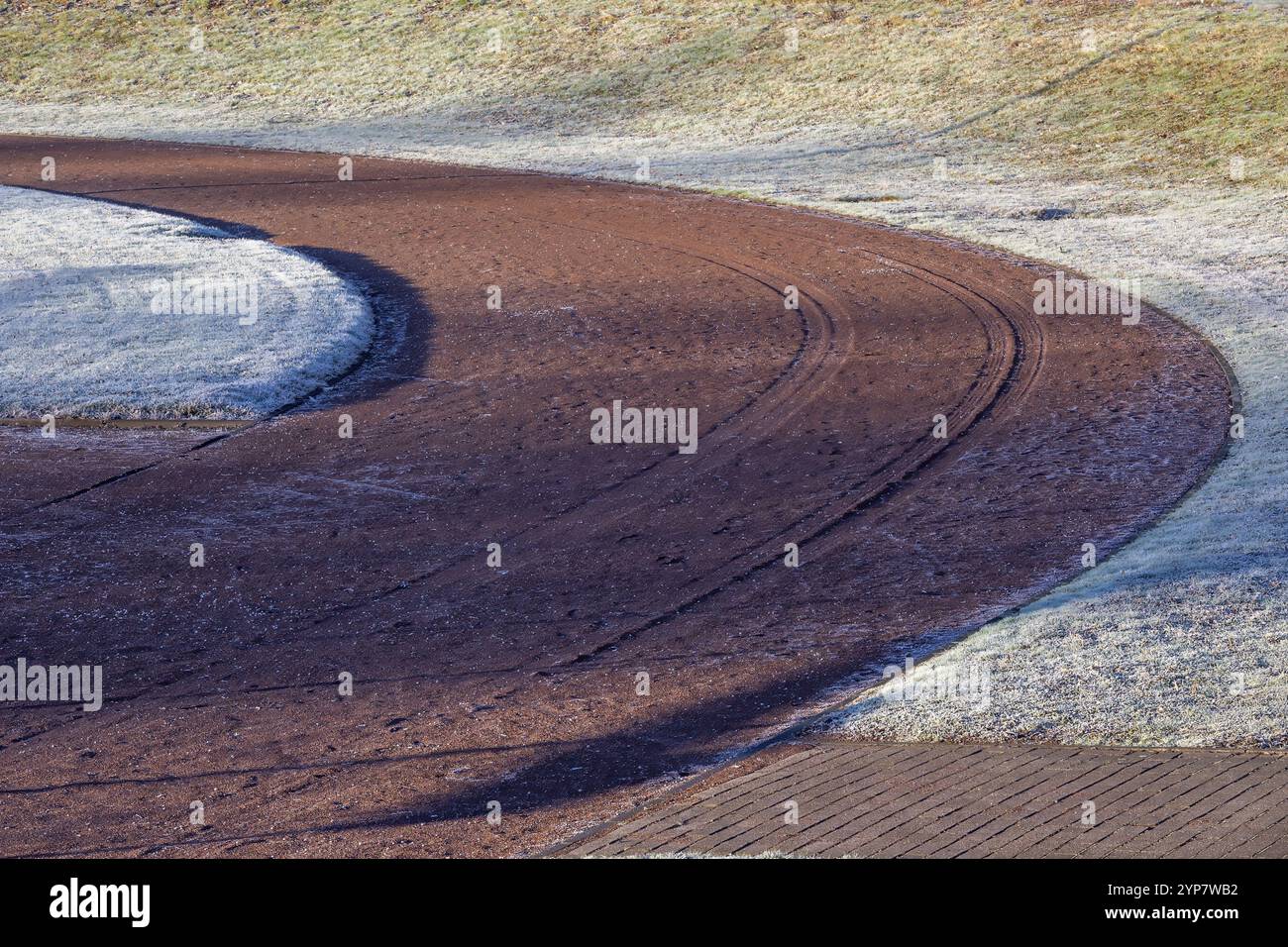 Cinder track hi-res stock photography and images - Alamy