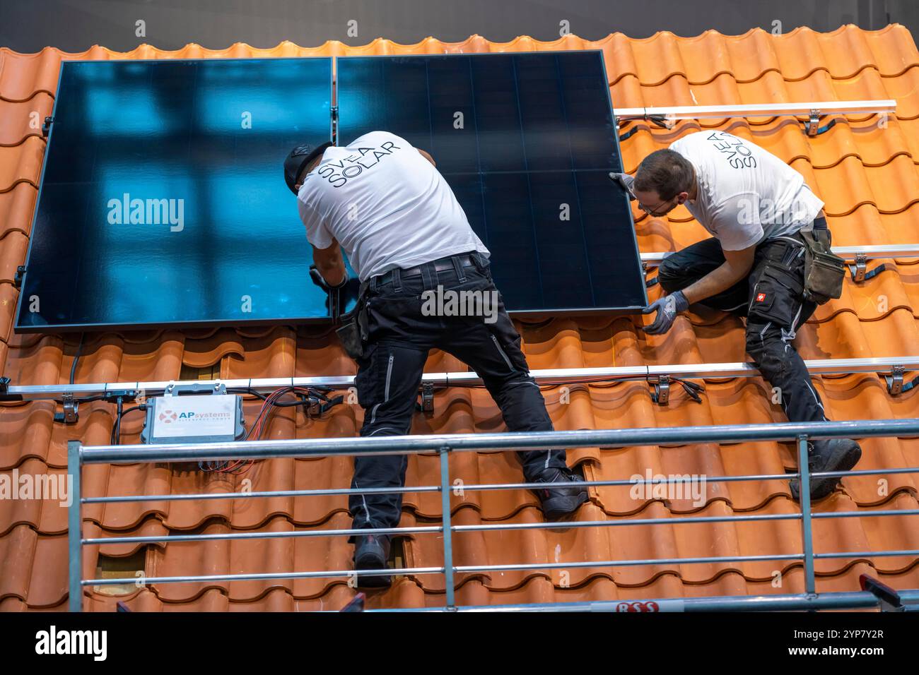 Presentation of the rapid installation of a solar system on a ...