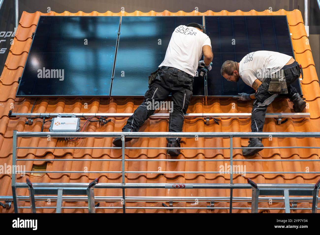 Presentation of the rapid installation of a solar system on a ...