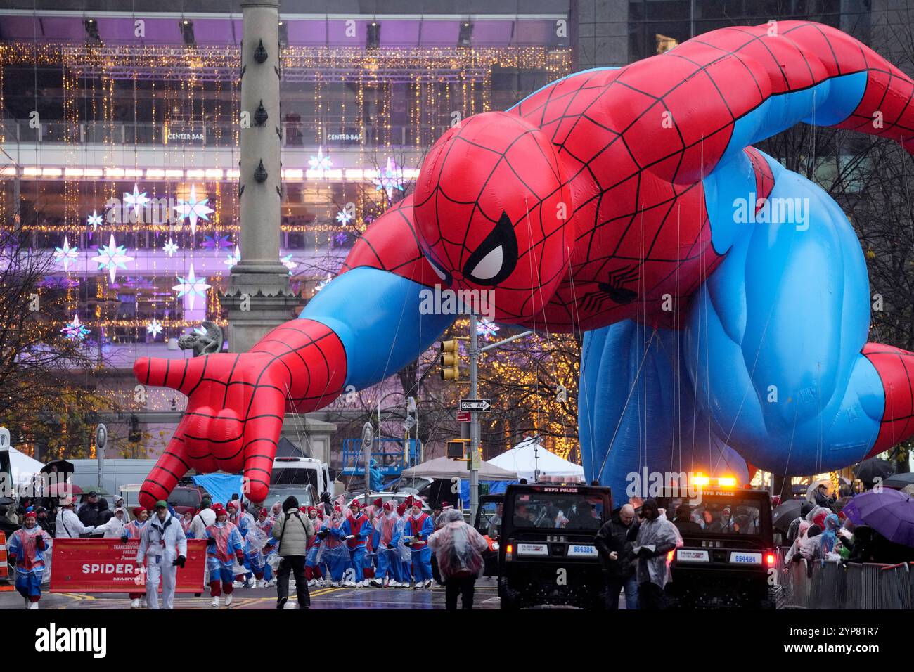 The Spider-Man balloon floats in the Macy's Thanksgiving Day Parade ...