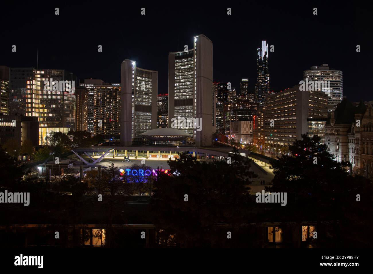 Downtown toronto canada night hi-res stock photography and images - Alamy