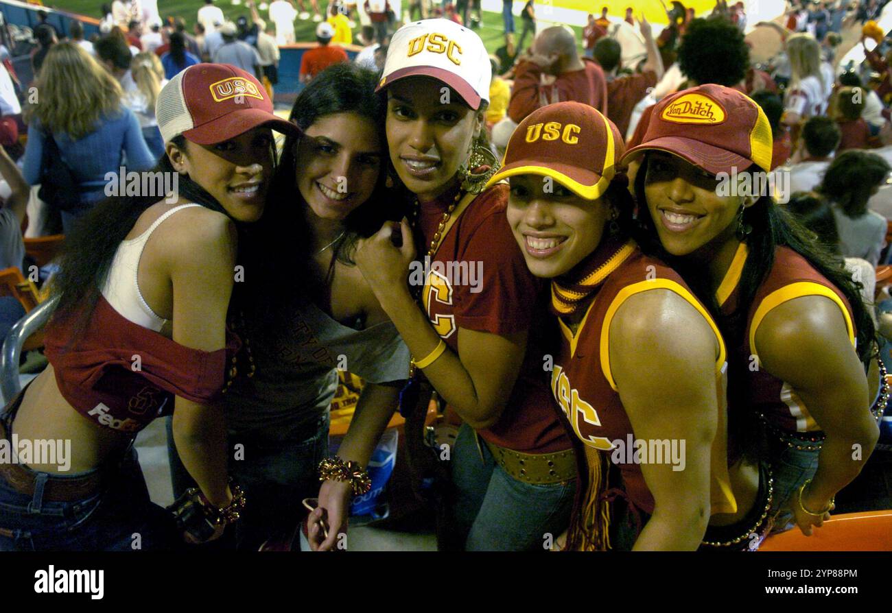 Southern California Trojans fans Carol Rodriguez (center), Liesl ...