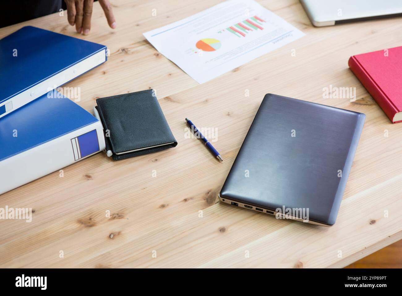 Messy desk at work Stock Photo - Alamy