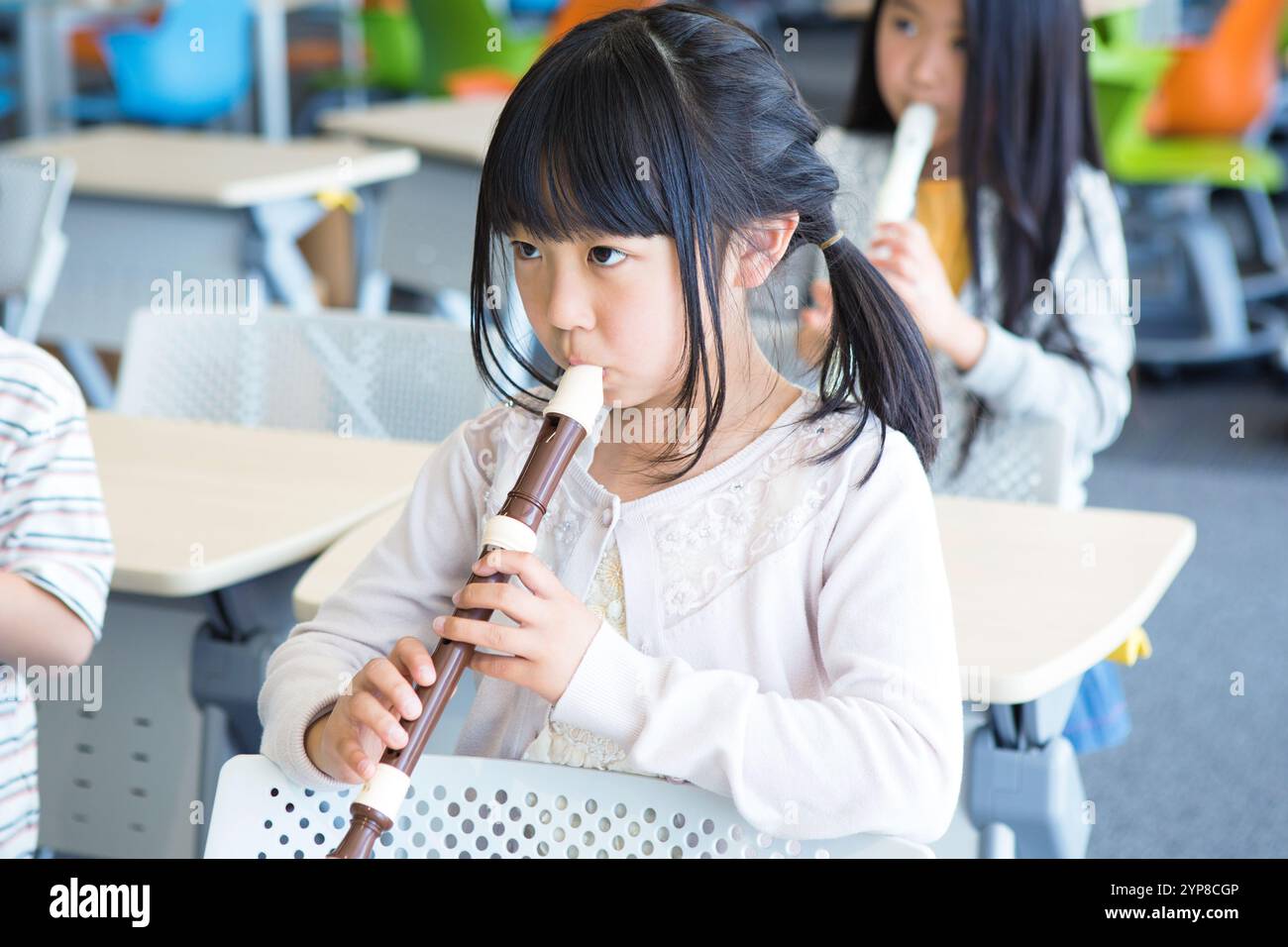 School children and music class hi-res stock photography and images - Alamy