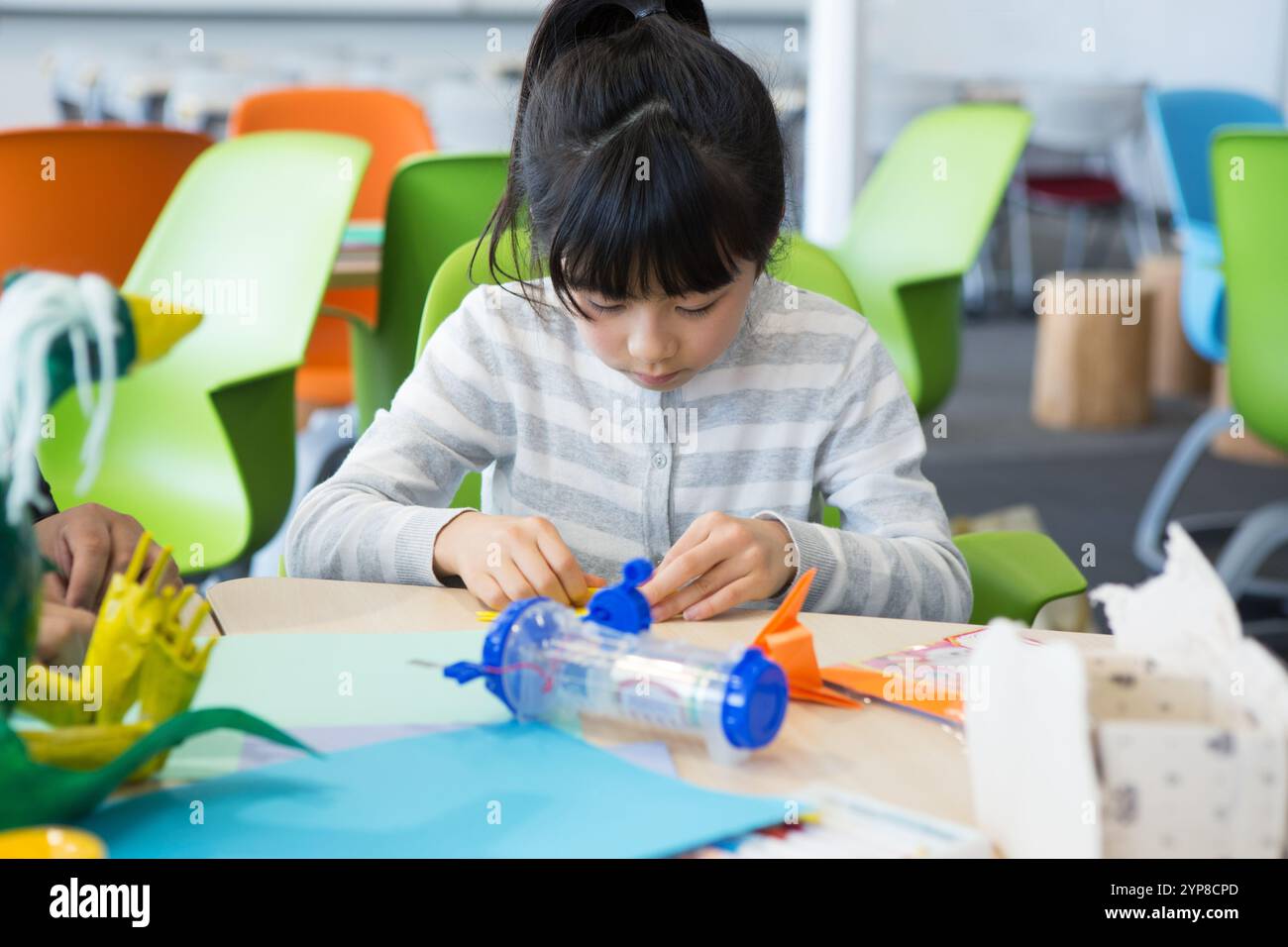 Primary school children doing arts and crafts Stock Photo - Alamy