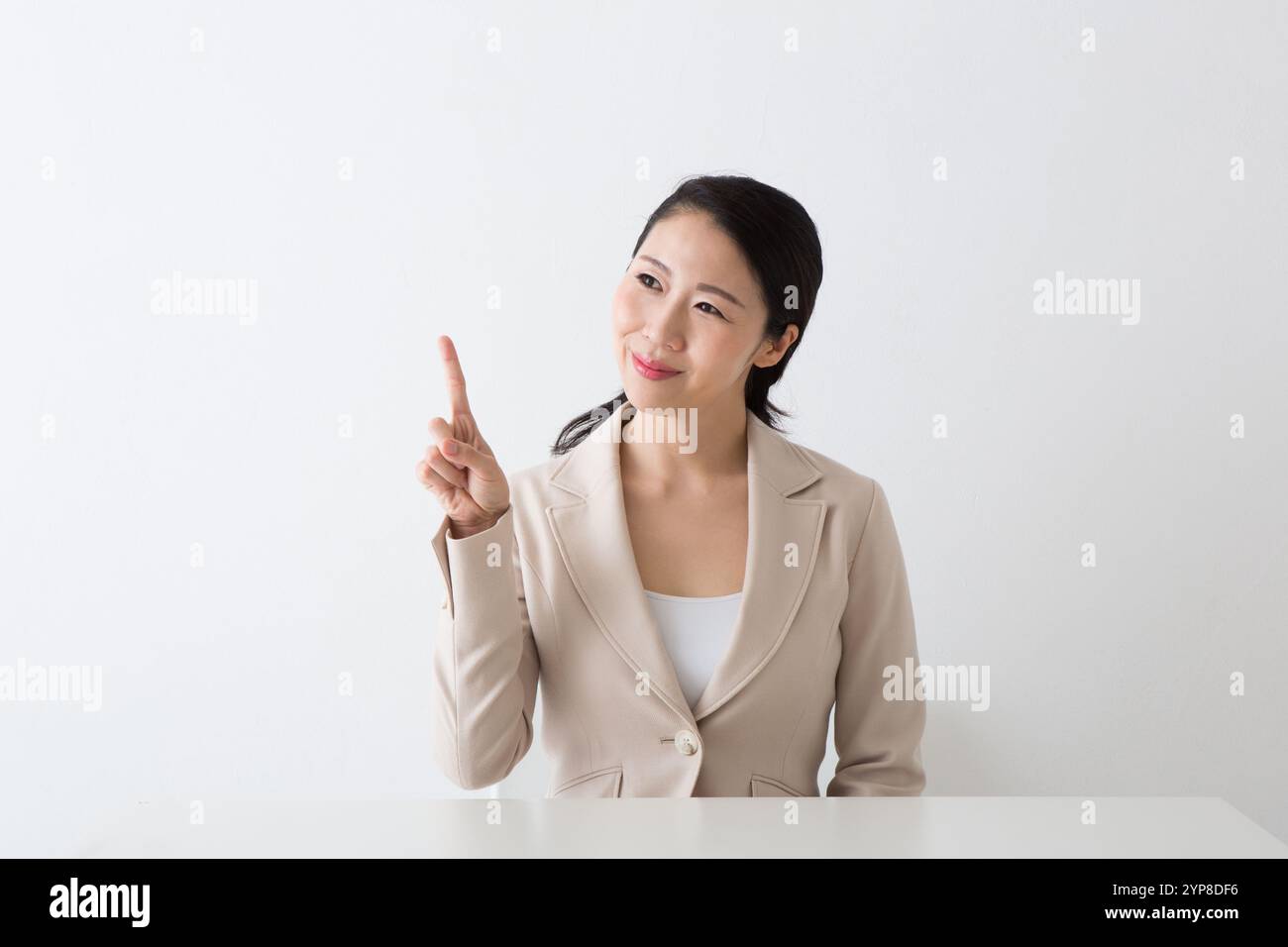 Sit formal pose hi-res stock photography and images - Alamy