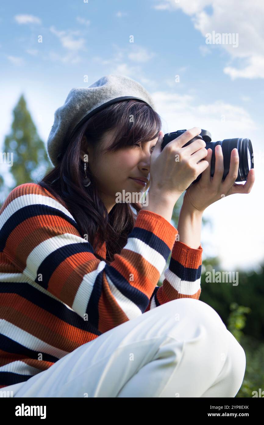 Filming in park hi-res stock photography and images - Alamy