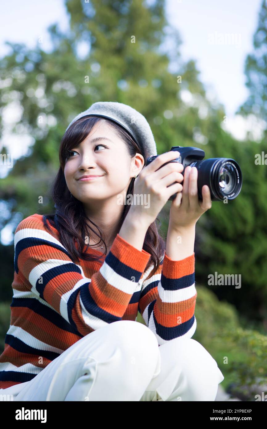 Filming in park hi-res stock photography and images - Alamy