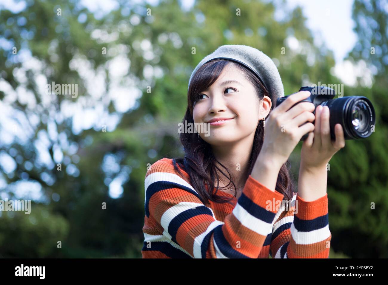 Filming in park hi-res stock photography and images - Alamy