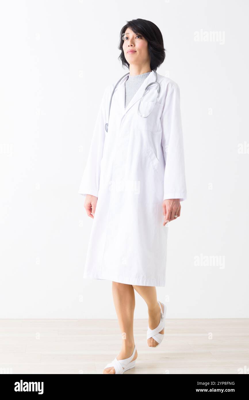 Female model 40s hi-res stock photography and images - Alamy