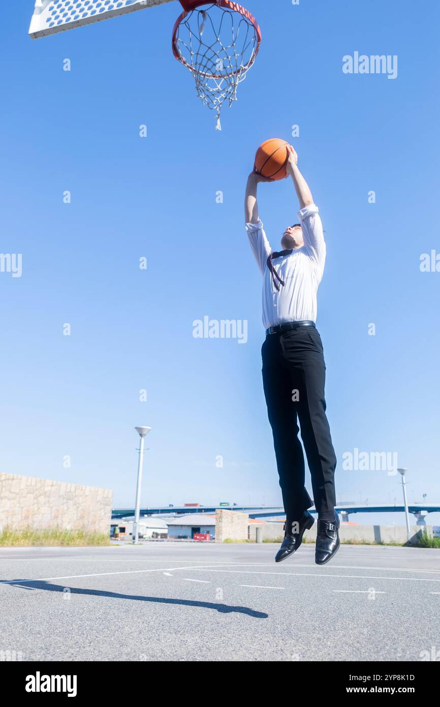 Basketball court sports men hi-res stock photography and images - Alamy
