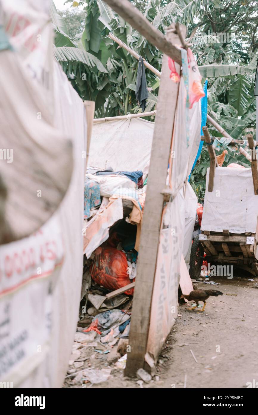 Shipping packaging materials hi-res stock photography and images - Alamy