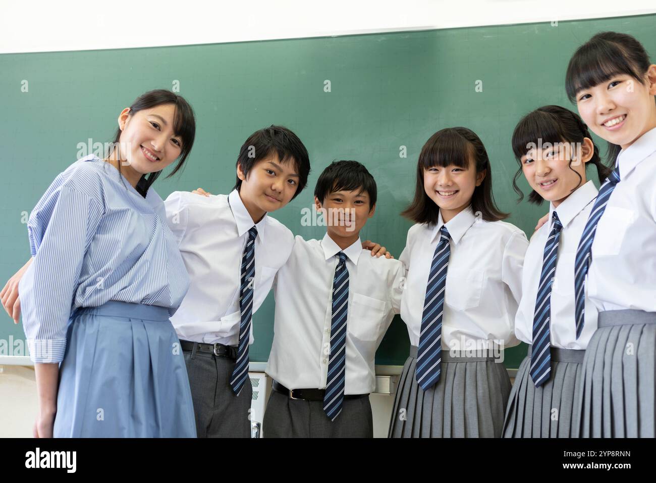 Junior high students teacher hi-res stock photography and images - Alamy