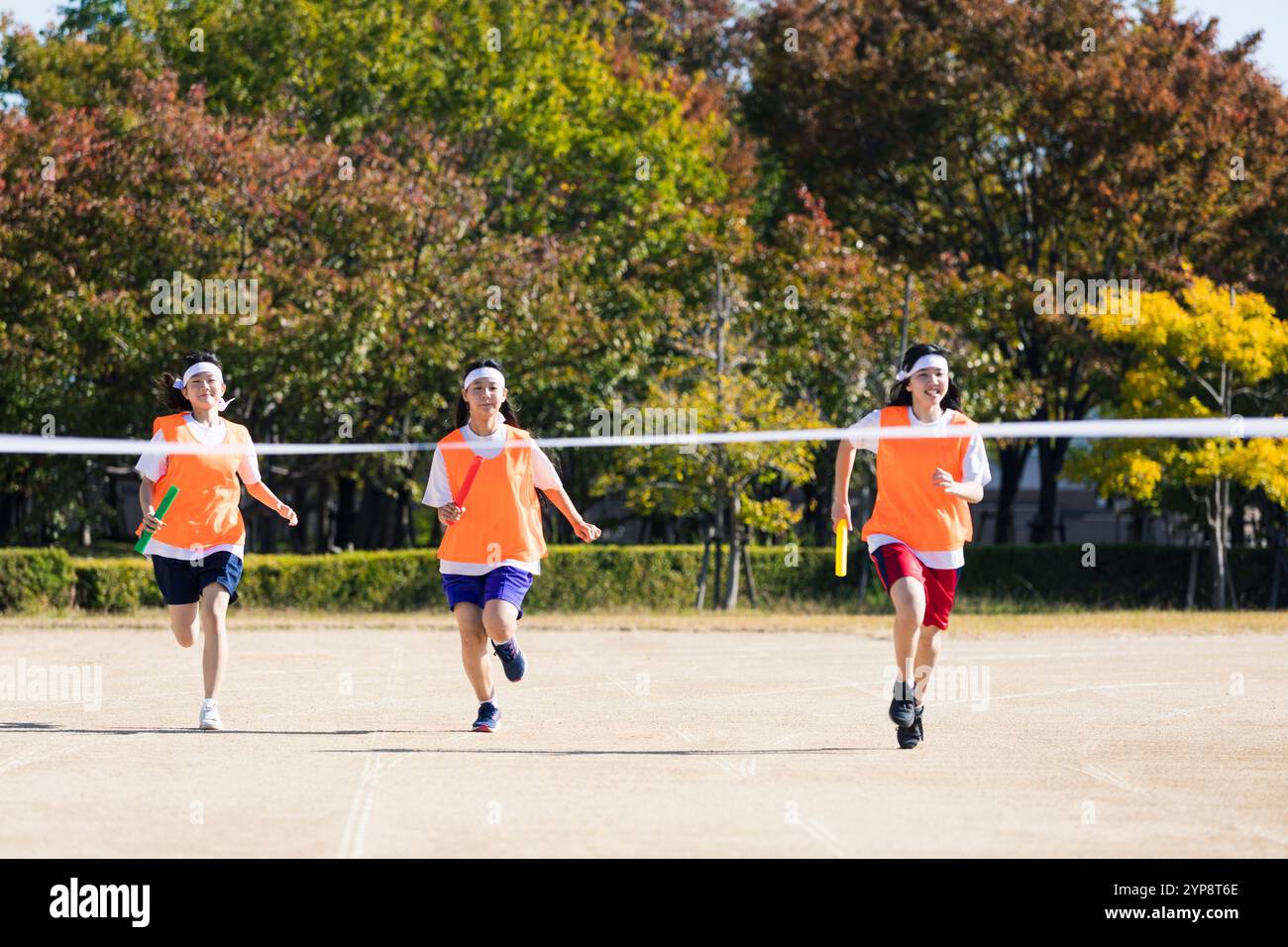 Girls high school relay hi-res stock photography and images - Alamy