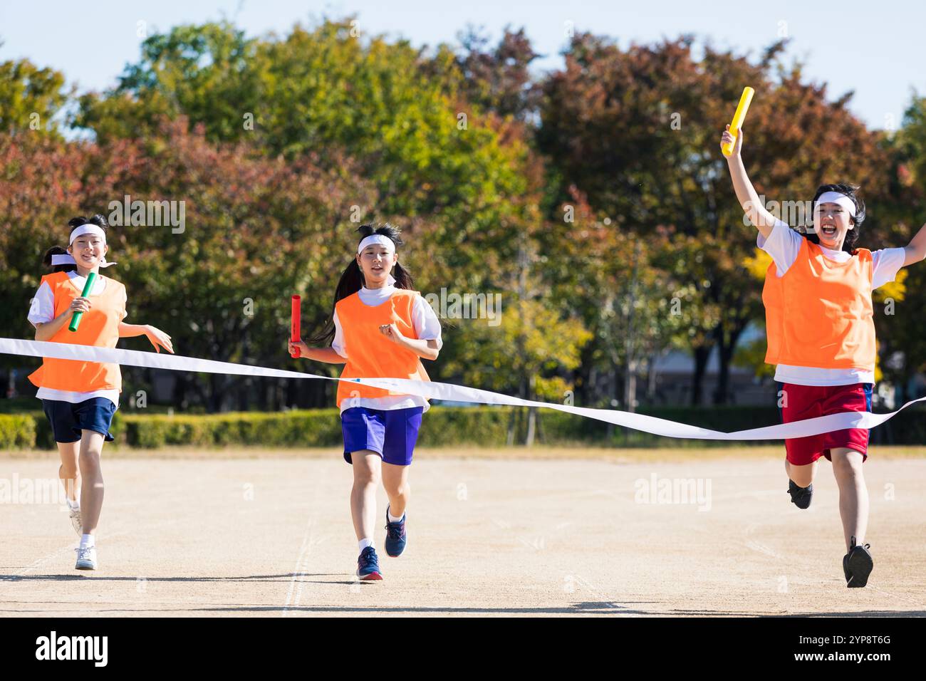 Girls high school relay hi-res stock photography and images - Alamy