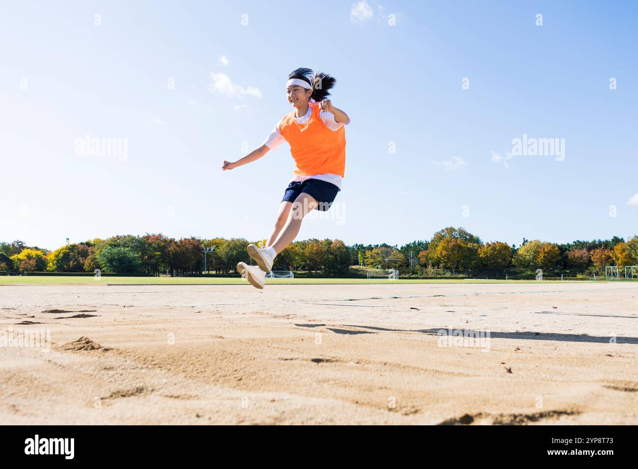 Sports day school high jump hi-res stock photography and images - Alamy