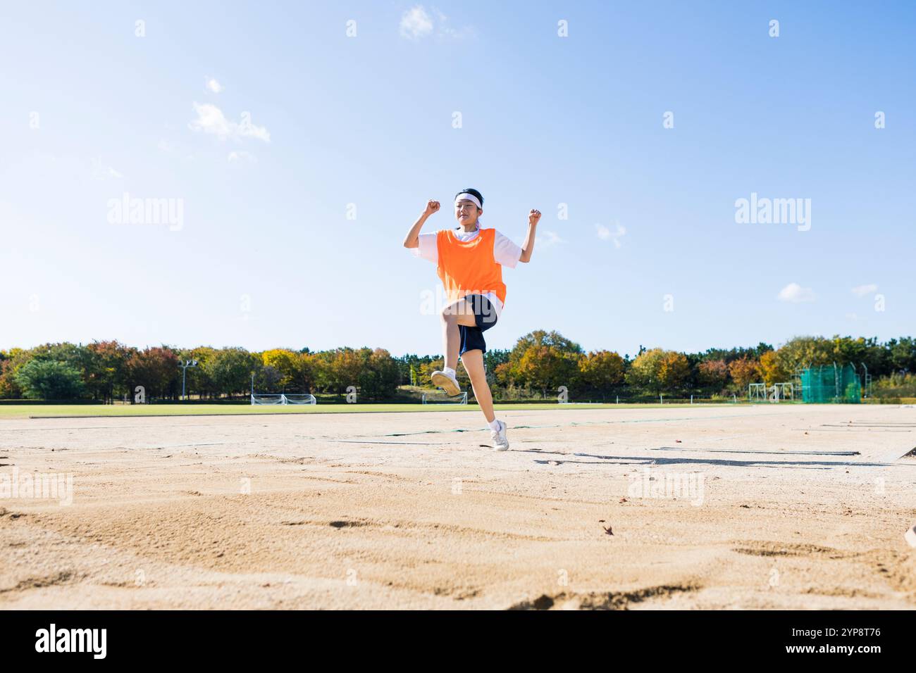 Sports day school high jump hi-res stock photography and images - Alamy