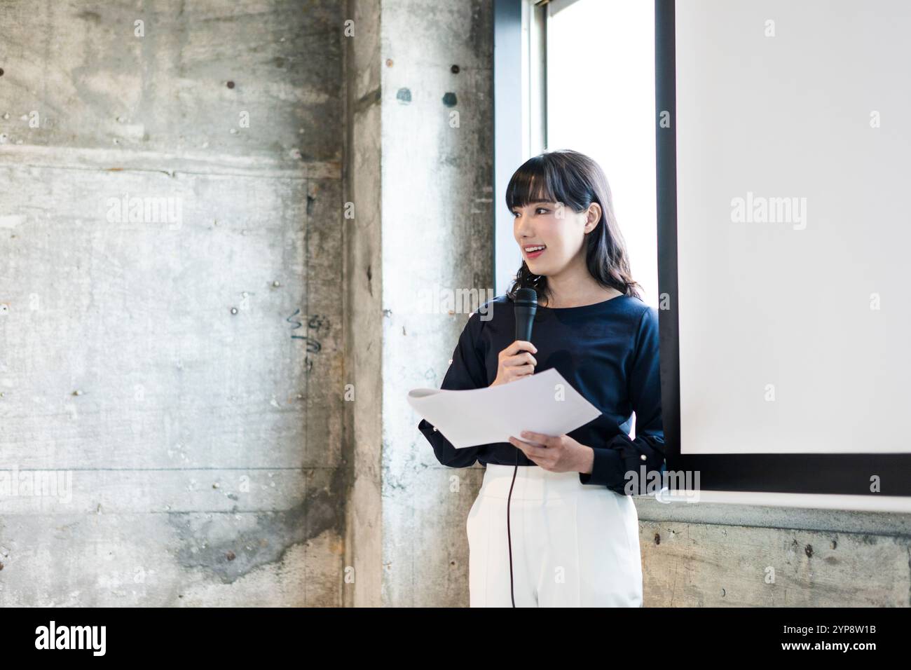 Presentation projector speech hi-res stock photography and images - Alamy