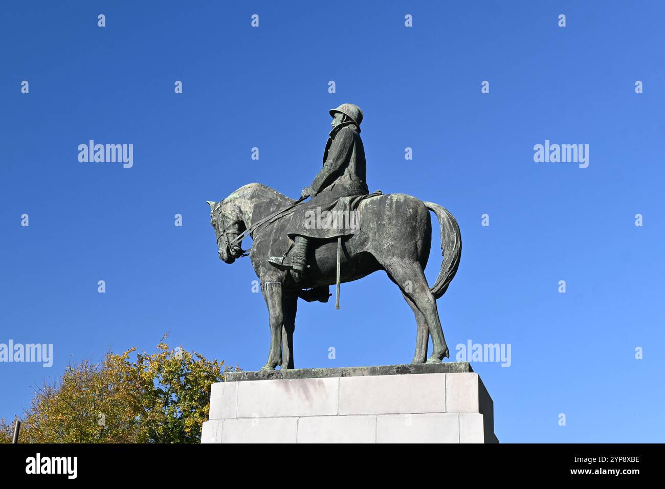 Statue of King Albert I in Koning Albert I park (King Albert I Park ...