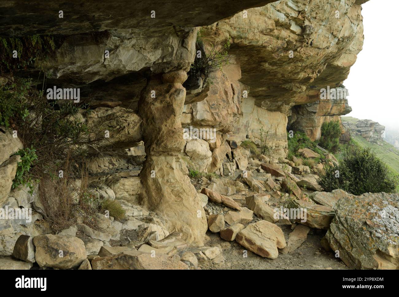 Beautiful minimal landscape of rock layers in Clarens formation ...