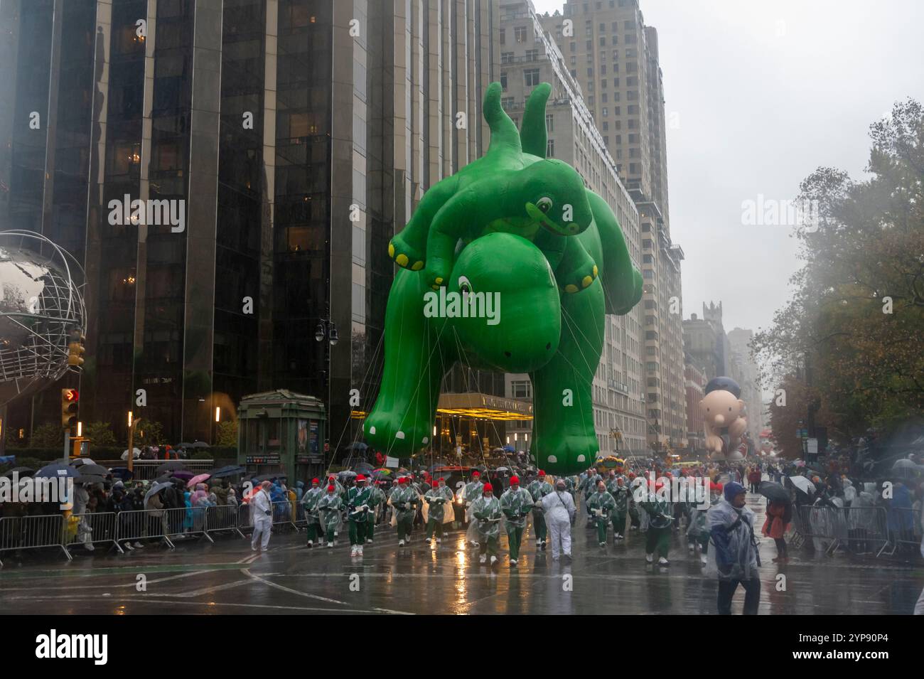 Hf sinclairs dino hi-res stock photography and images - Alamy