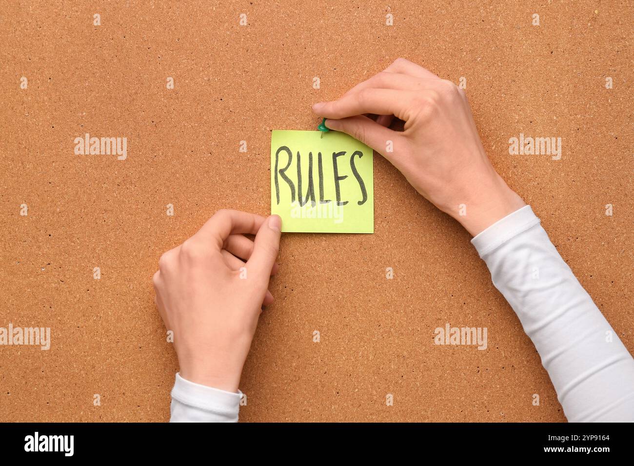 Pinning note hi-res stock photography and images - Alamy