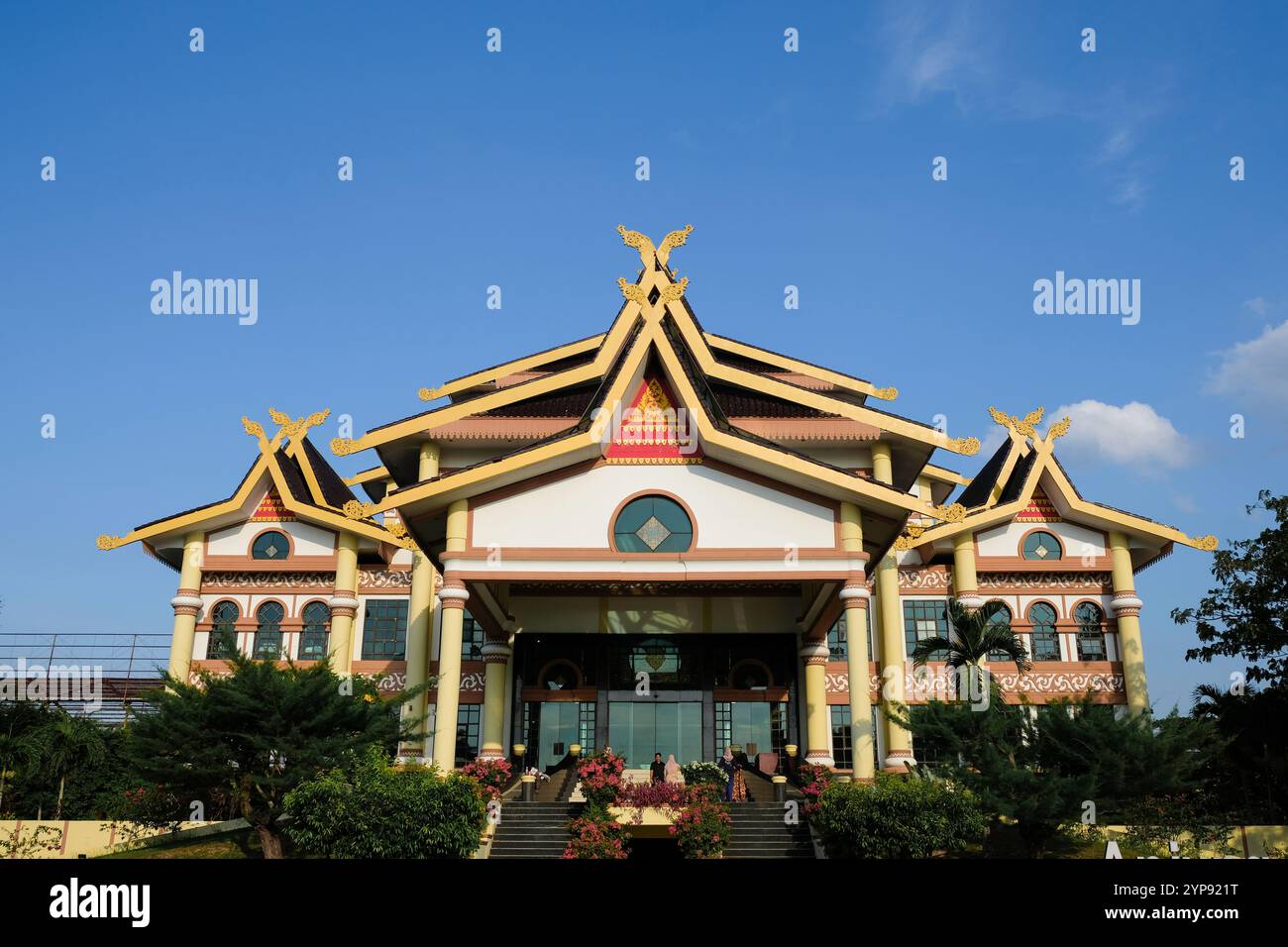 Anjungan Seni Idrus Tintin is a building with Riau-Malay architecture ...
