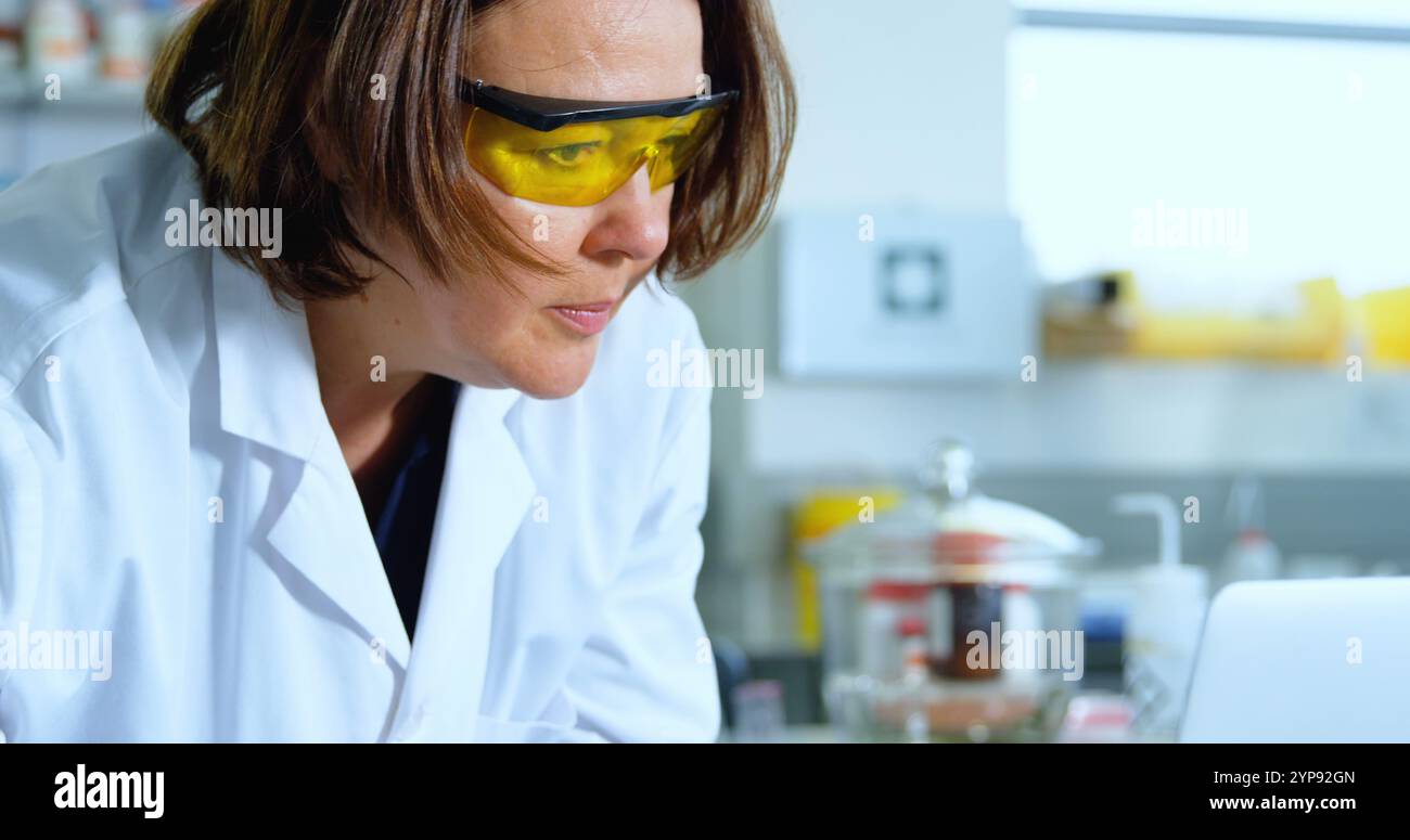 Experimenting experiment hi-res stock photography and images - Alamy