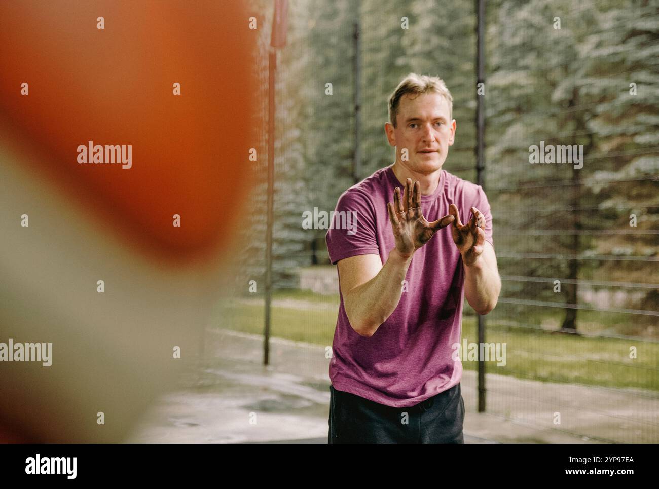 Man scoring basket basketball training hi-res stock photography and ...
