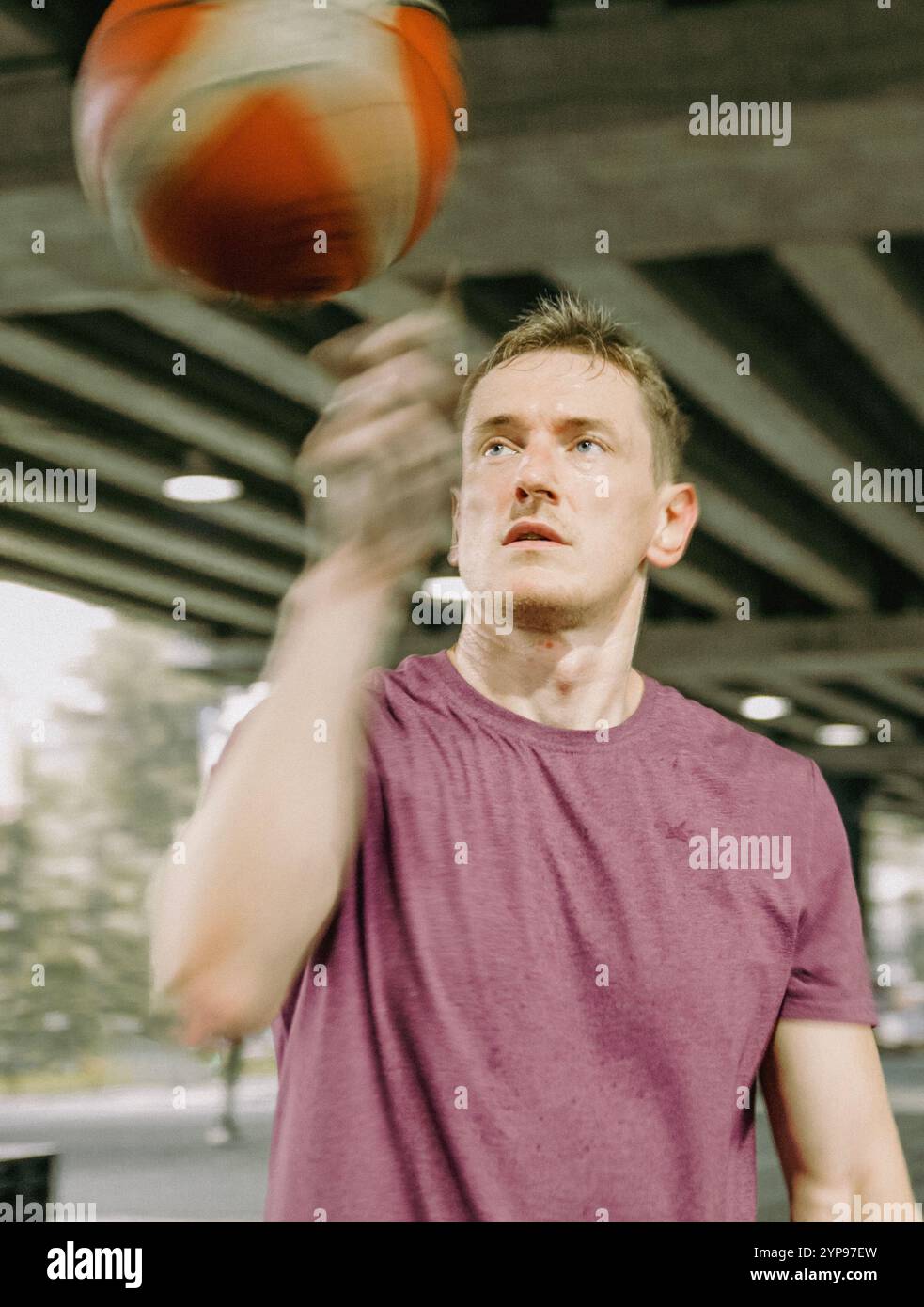 Male basketball players hi-res stock photography and images - Alamy