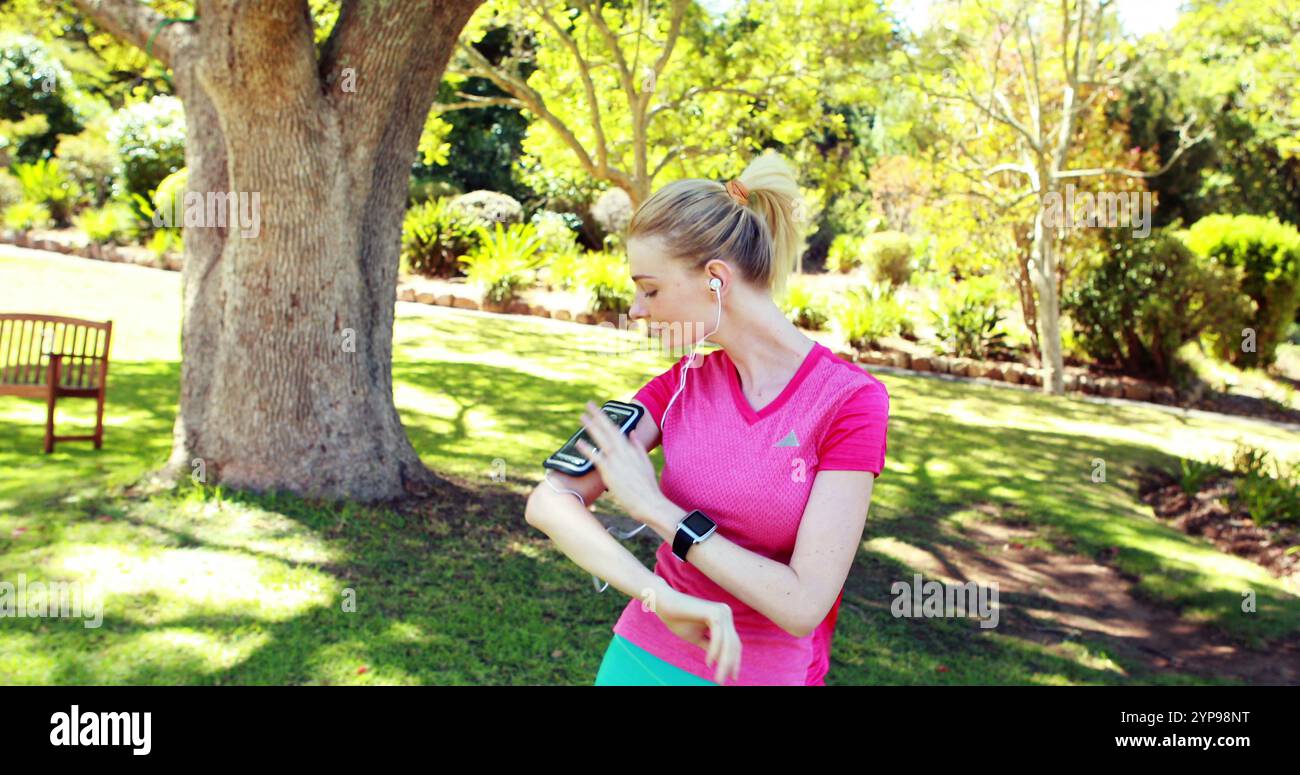 4k fit young woman running hi-res stock photography and images - Alamy