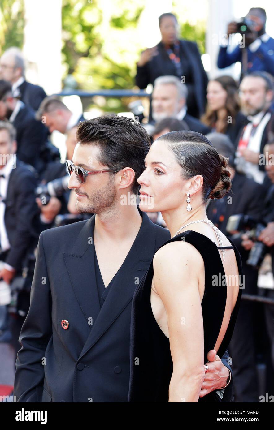 Pierre Niney and girlfriend Natasha Andrews on the red carpet of The ...