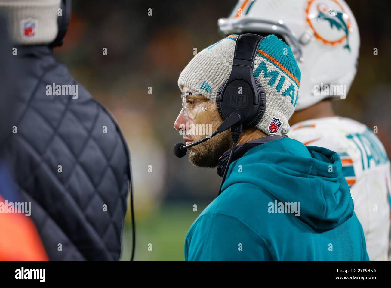 Green Bay, Wisconsin, USA. 28th Nov, 2024. Miami Dolphins head coach ...