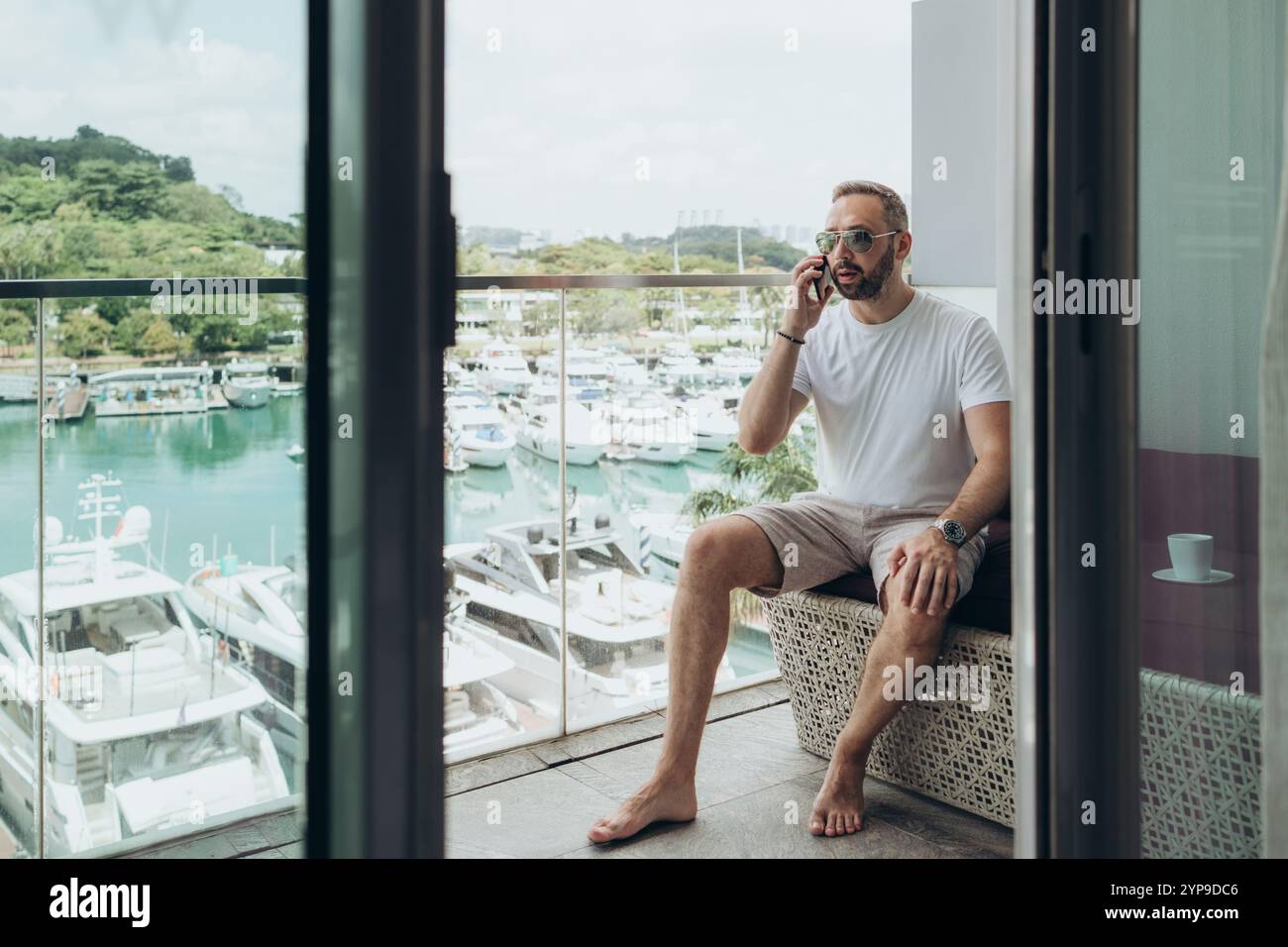 Rich old man talking hi-res stock photography and images - Alamy