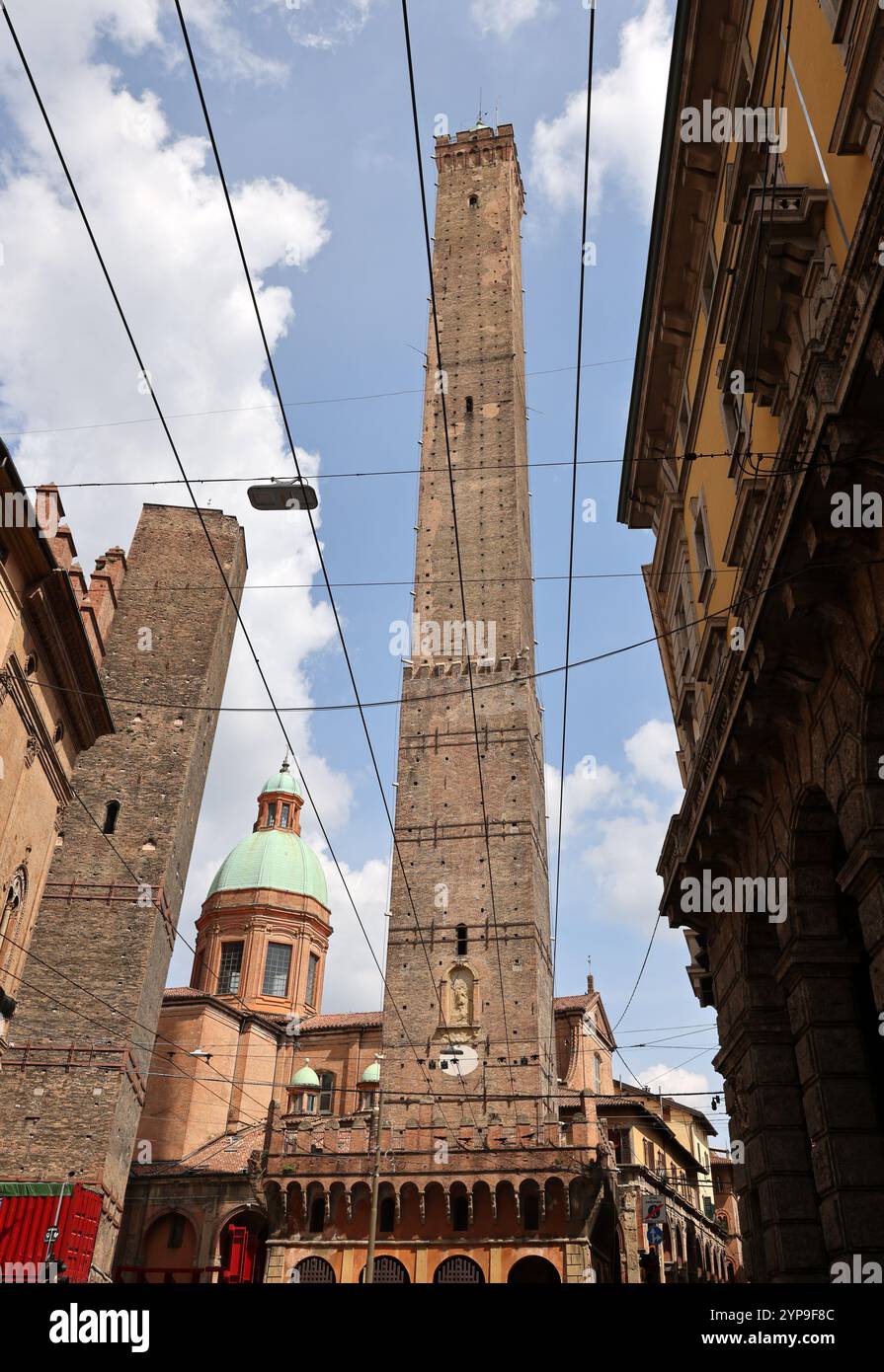 Two famous falling bologna hi-res stock photography and images - Alamy