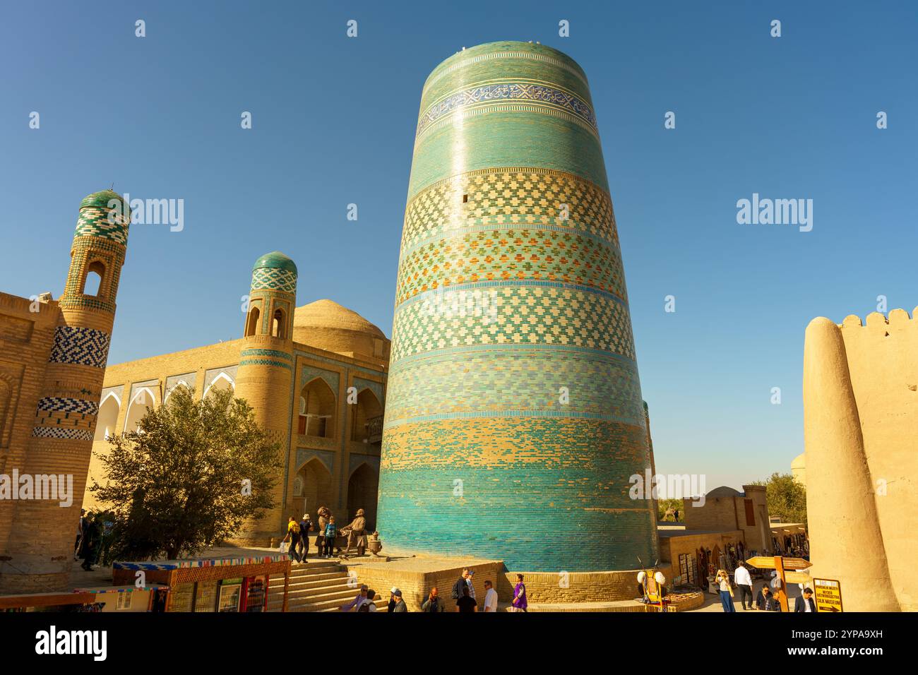 Group people in courtyard hi-res stock photography and images - Alamy