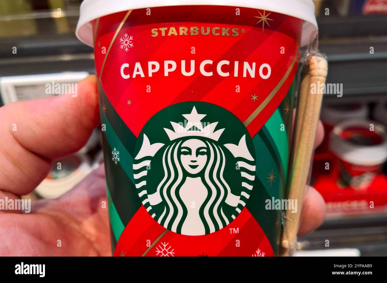 Starbucks Cappuccino, Chilled Coffee aus dem Kühlregal im Supermarkt ...