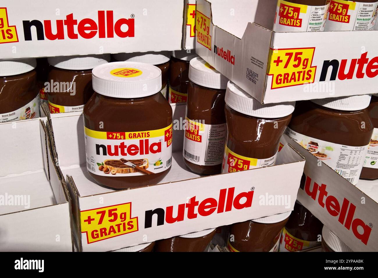 Nutella ist eine Nuss-Nougat-Creme des italienischen Herstellers ...