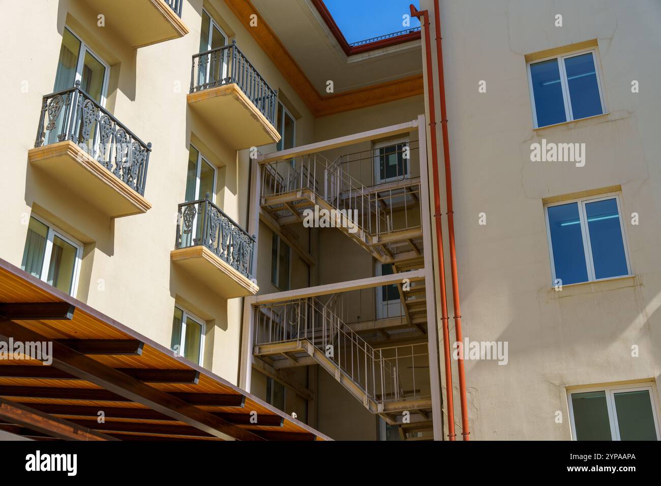 Tall fire escape hi-res stock photography and images - Alamy