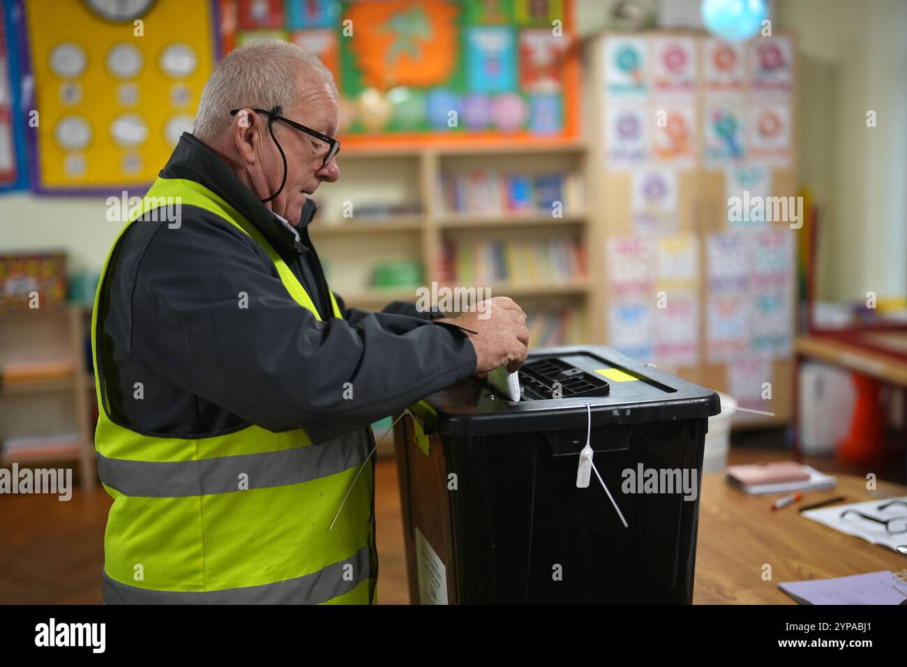 2024 election ireland vote hi-res stock photography and images - Alamy
