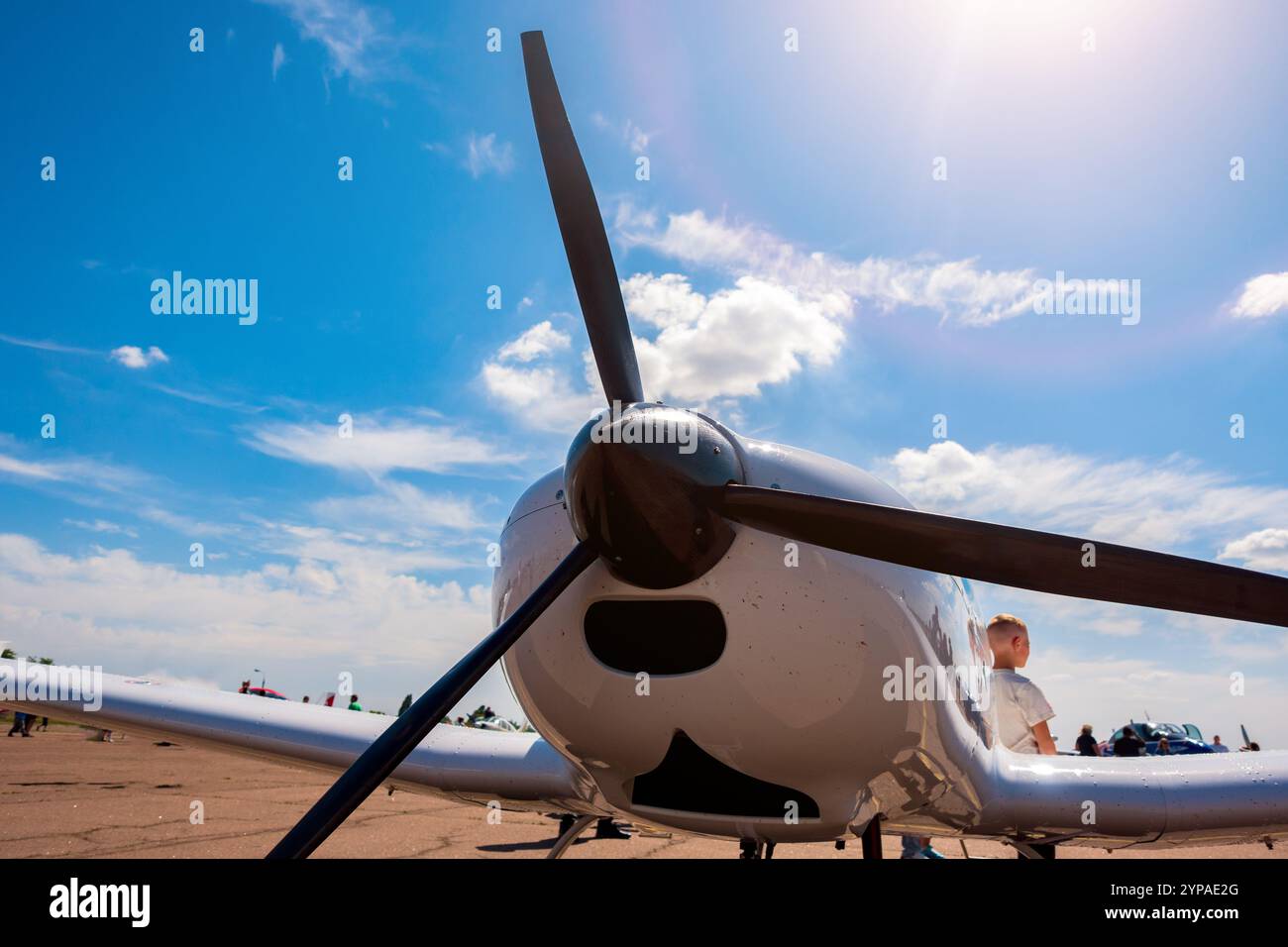 Single-engine aircraft propeller close up Stock Photo - Alamy