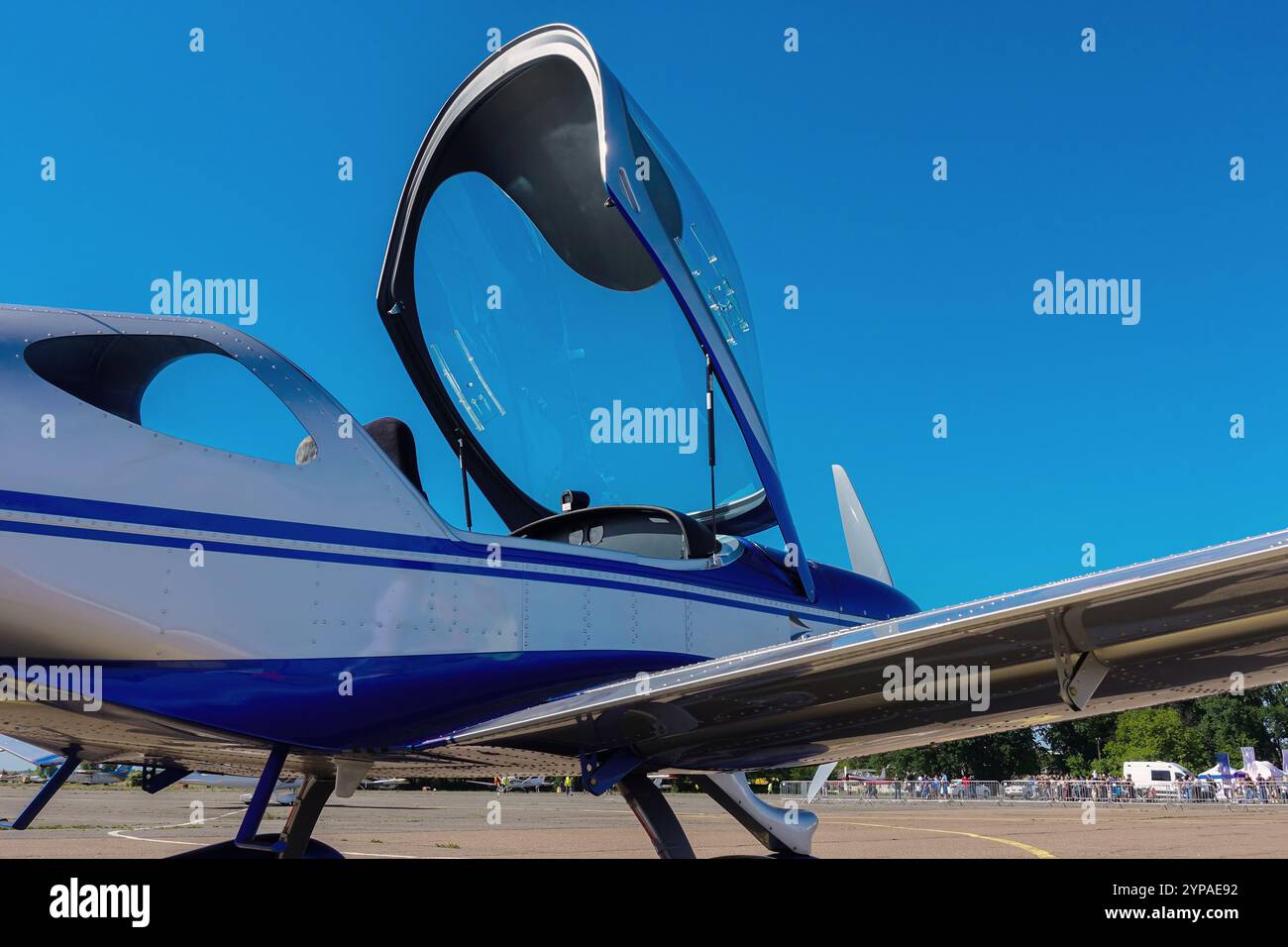 Open cockpit aircraft hi-res stock photography and images - Alamy