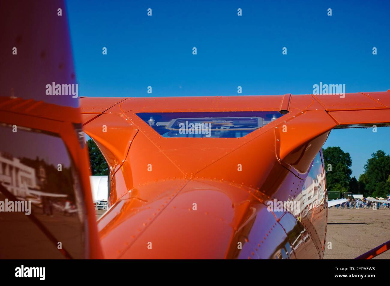 Airplane single engine top view hi-res stock photography and images - Alamy